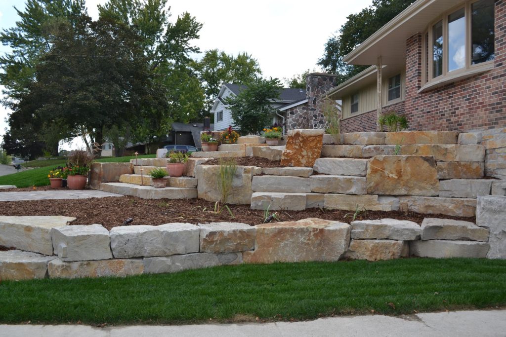 Lannon Outcropping - Weather Edge - Monacelli Stone Company